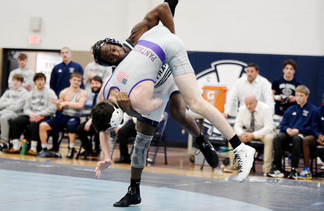 No. 8 Tritons handle Ellsworth | News, Sports, Jobs - Messenger News